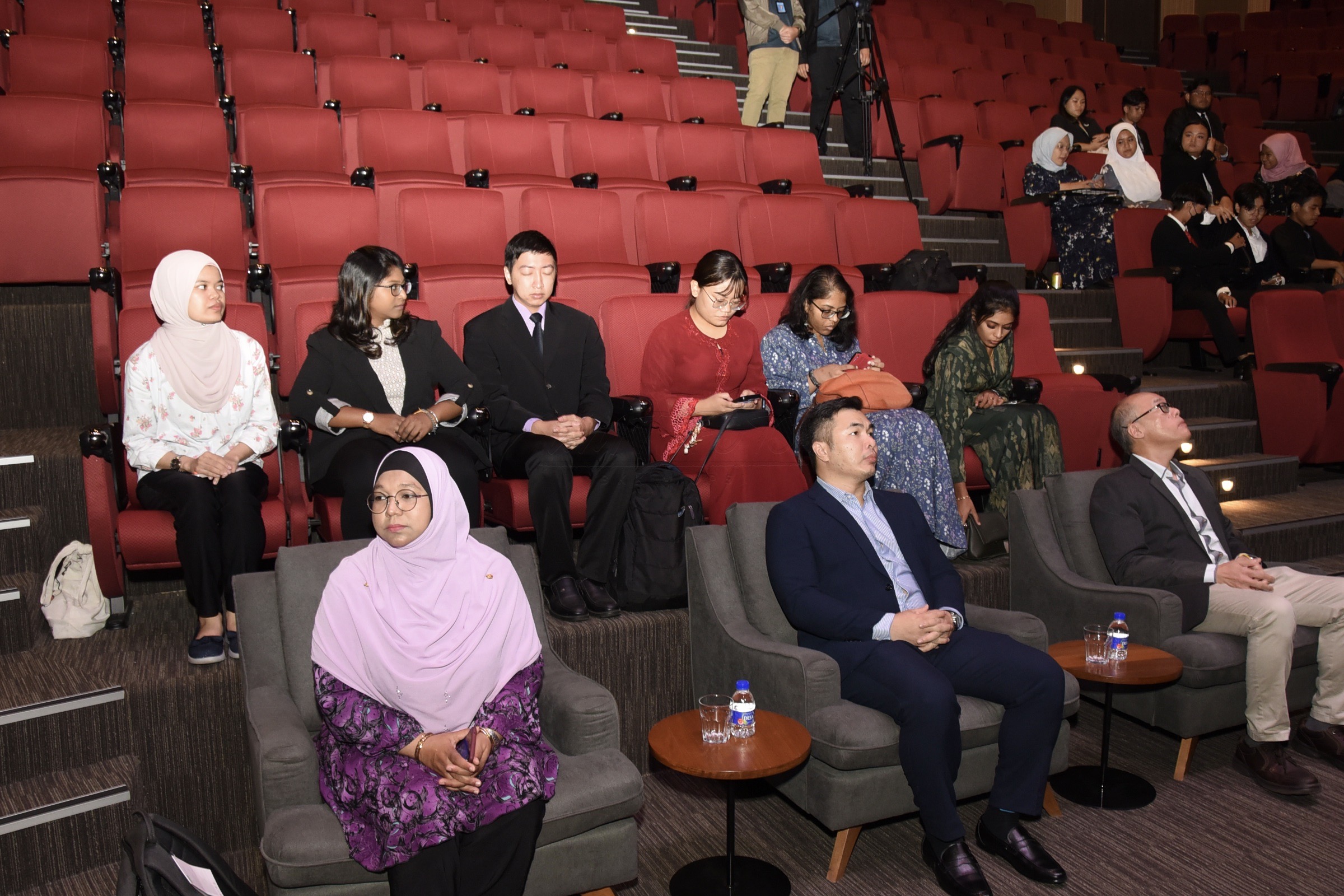 MoU THE SIGNING CEREMONY BETWEEN UPSI AND PKT LOGISTICS GROUP SDN BHD