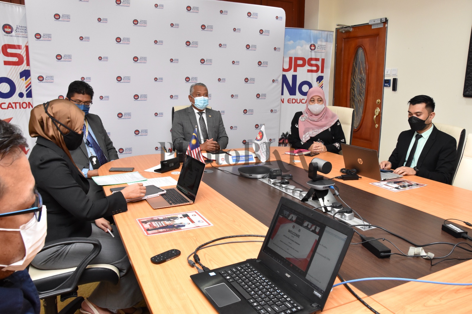 8 FEB 2022 VIRTUAL MOU SIGNING CEREMONY BETWEEN UPSI AND INSTITUT OF ...